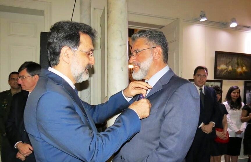 Pesquisador brasileiro recebe medalha no Líbano - Agência de Notícias ...