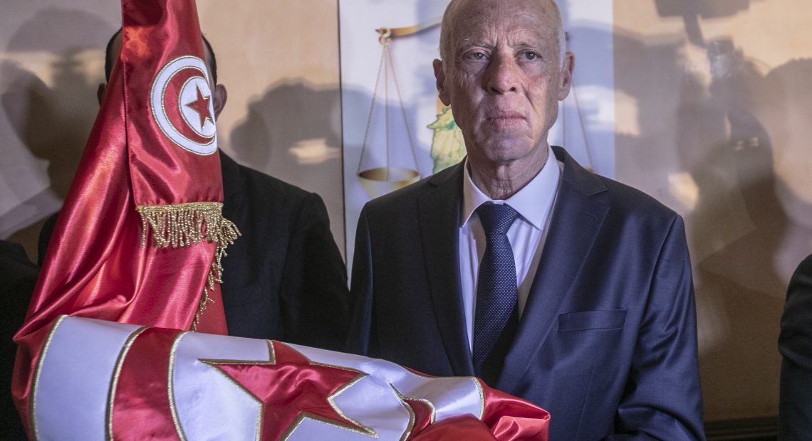 Kais Saïd elected president of Tunisia with 73% of votes - Agência de ...
