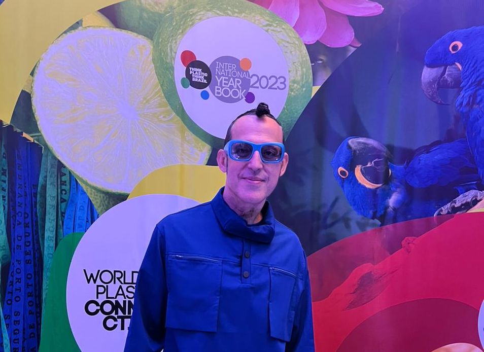 Karim Rashid remembers career and use of plastic in artwork - Agência ...