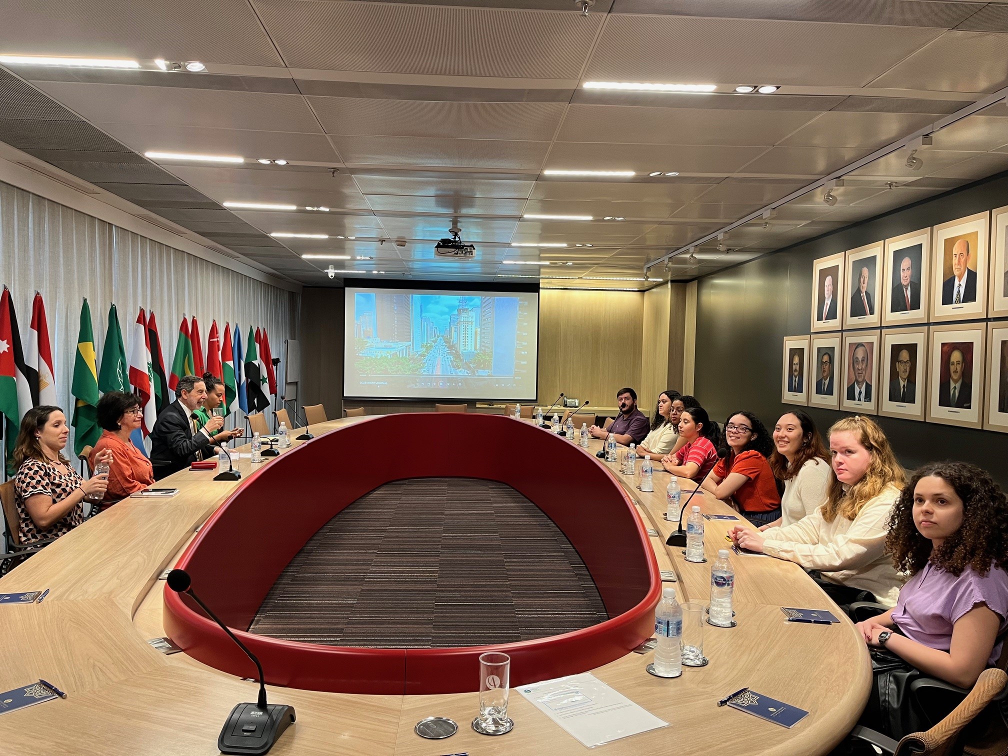 University students visit Arab-Brazilian Chamber - Agência de Notícias ...