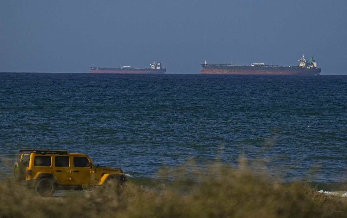 Oil falls on announcement of end to conflict