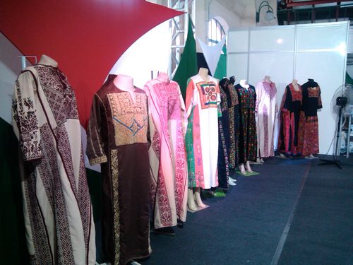 Show in the South exhibits Palestinian garments - ANBA News Agency